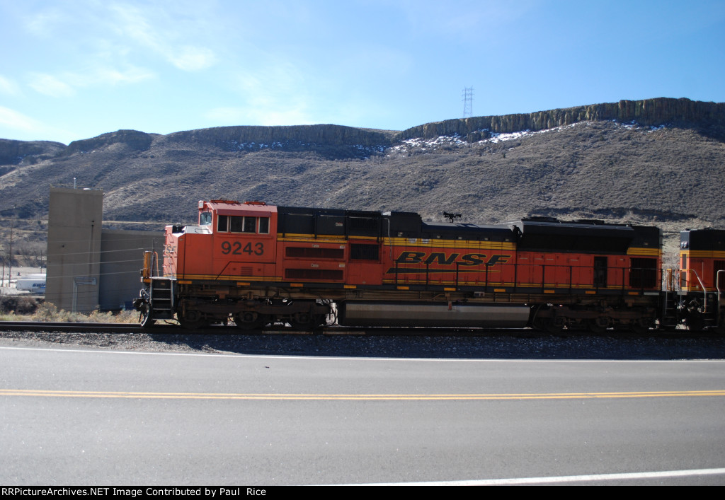 BNSF 9243